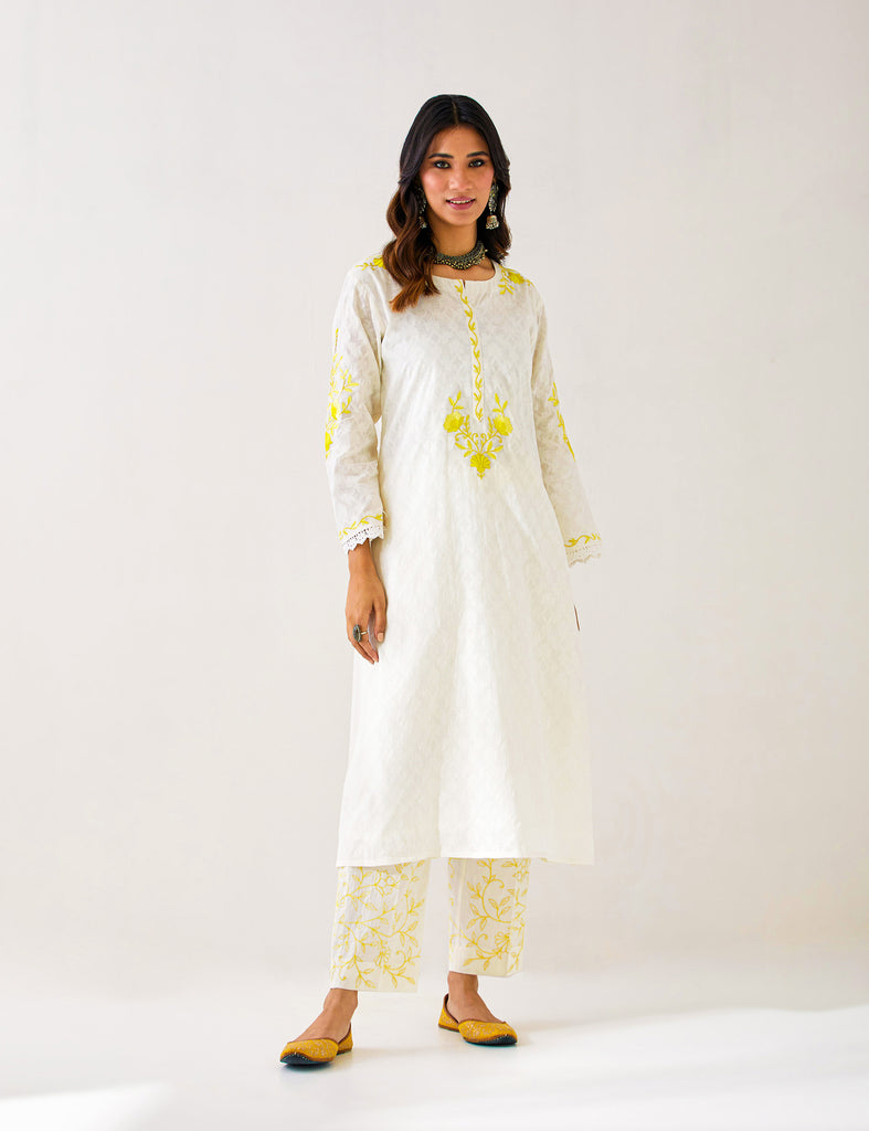 Off White Kurta with embroidered yoke – Anantaalife